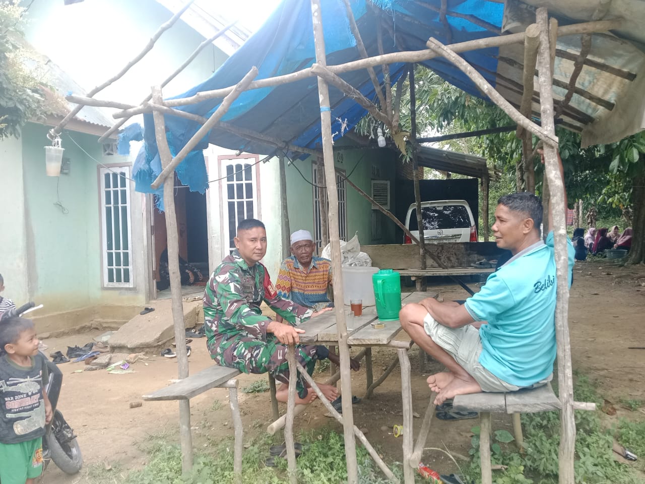 Hadir di Tengah Warga, Babinsa Koramil Rantau Pandan Bangun Kebersamaan ...